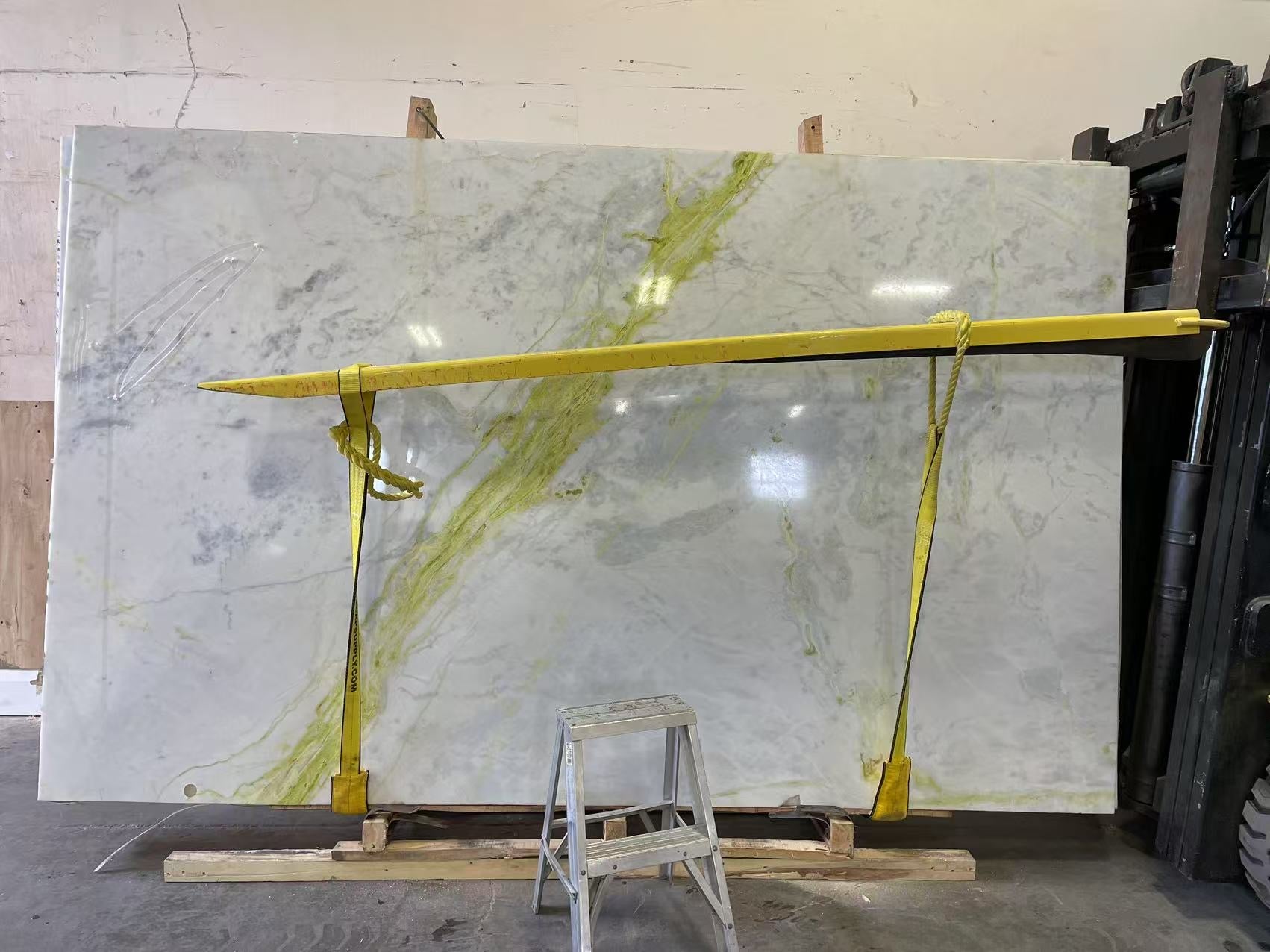 Arctic Green Light (Natural Marble Slab) per sq ft – MAYROOM CANADA